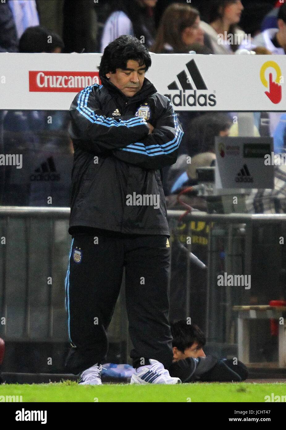 Argentina manager diego maradona hi-res stock photography and images ...