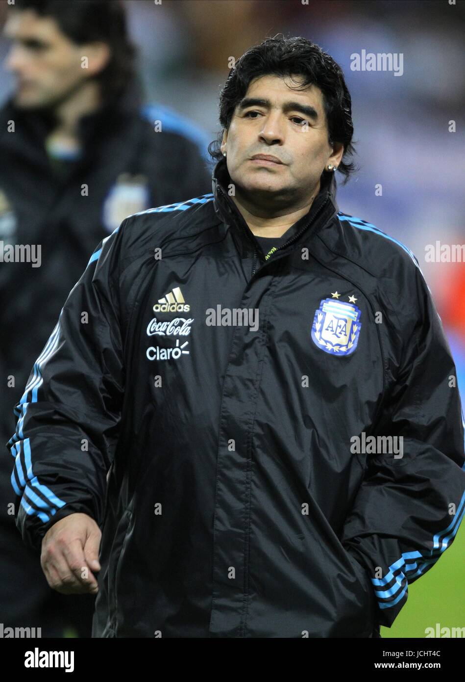 Argentina manager diego maradona hi-res stock photography and images ...