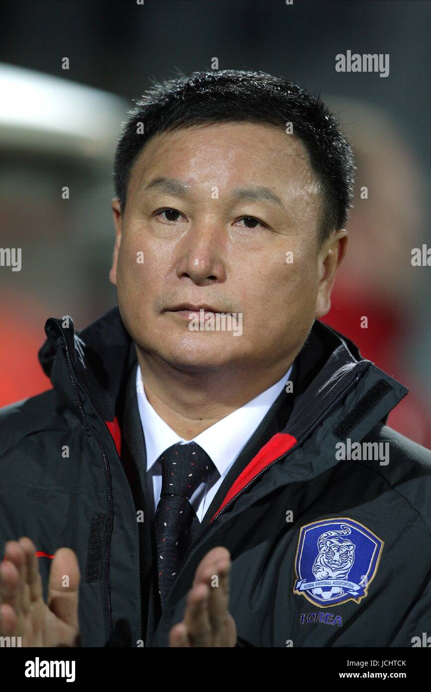HUH JUNG-MOO SOUTH KOREA FOOTBALL COACH DENMARK V SOUTH KOREA BLUE ...