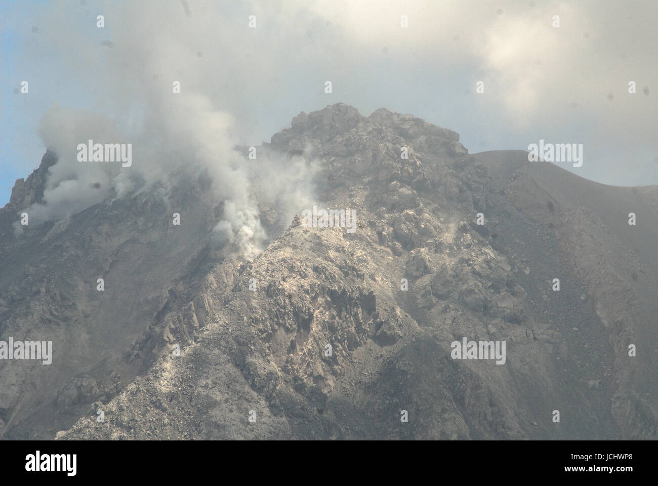 Indonesia. 15th June, 2017. The growth of lava dome mount Sinabung it's ...