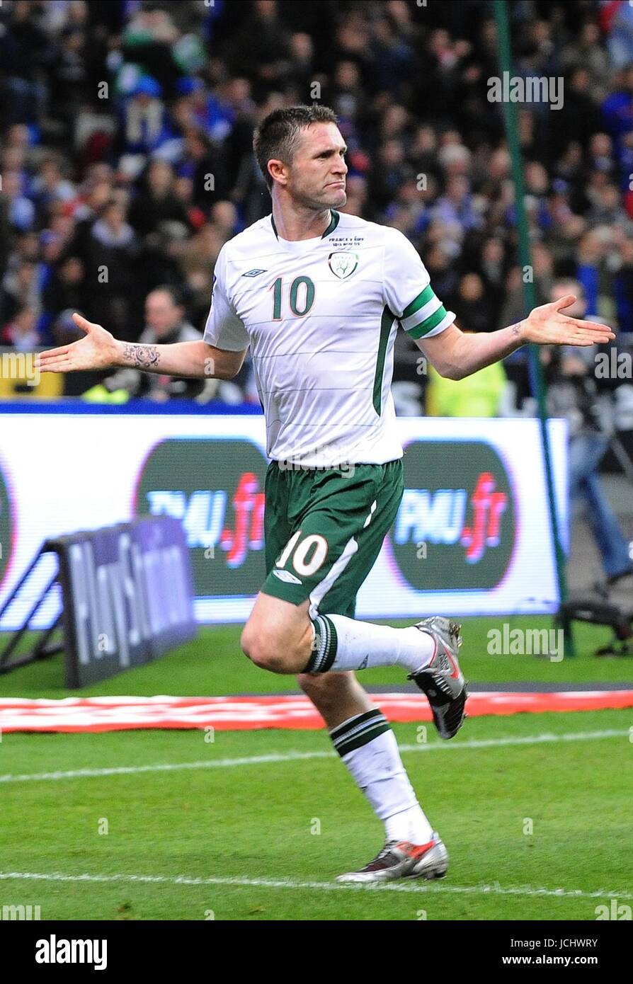 Robbie keane ireland celebrates hi-res stock photography and images - Alamy