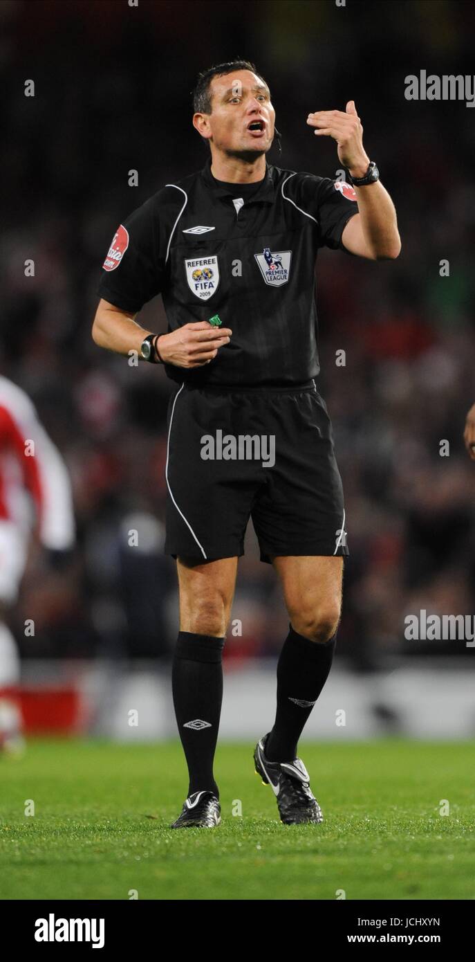ANDRE MARRINER REFEREE ARSENAL V CHELSEA EMIRATES STADIUM, LONDON ...