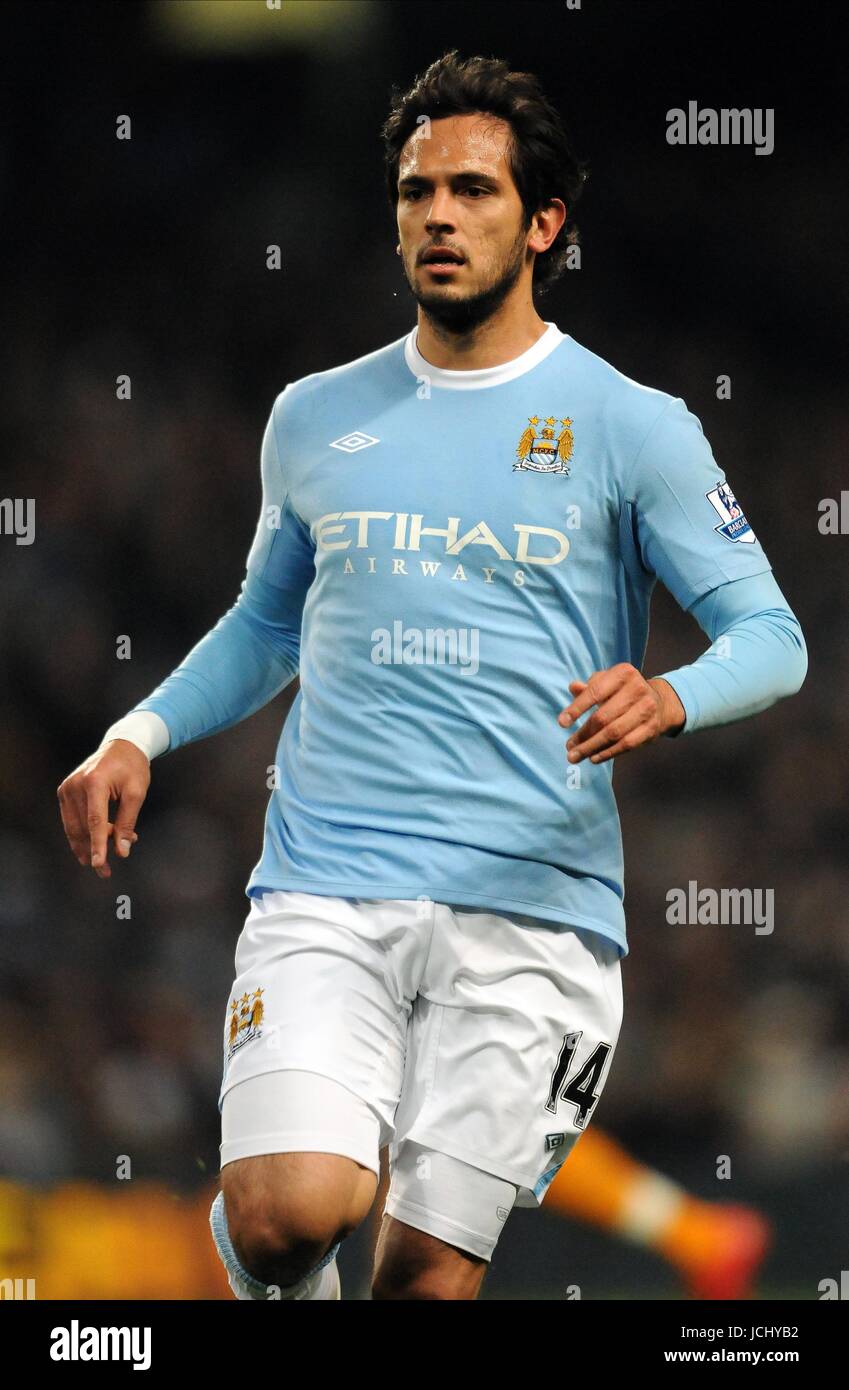 ROQUE SANTA CRUZ MANCHESTER CITY FC MANCHESTER CITY V HULL CITY OF ...