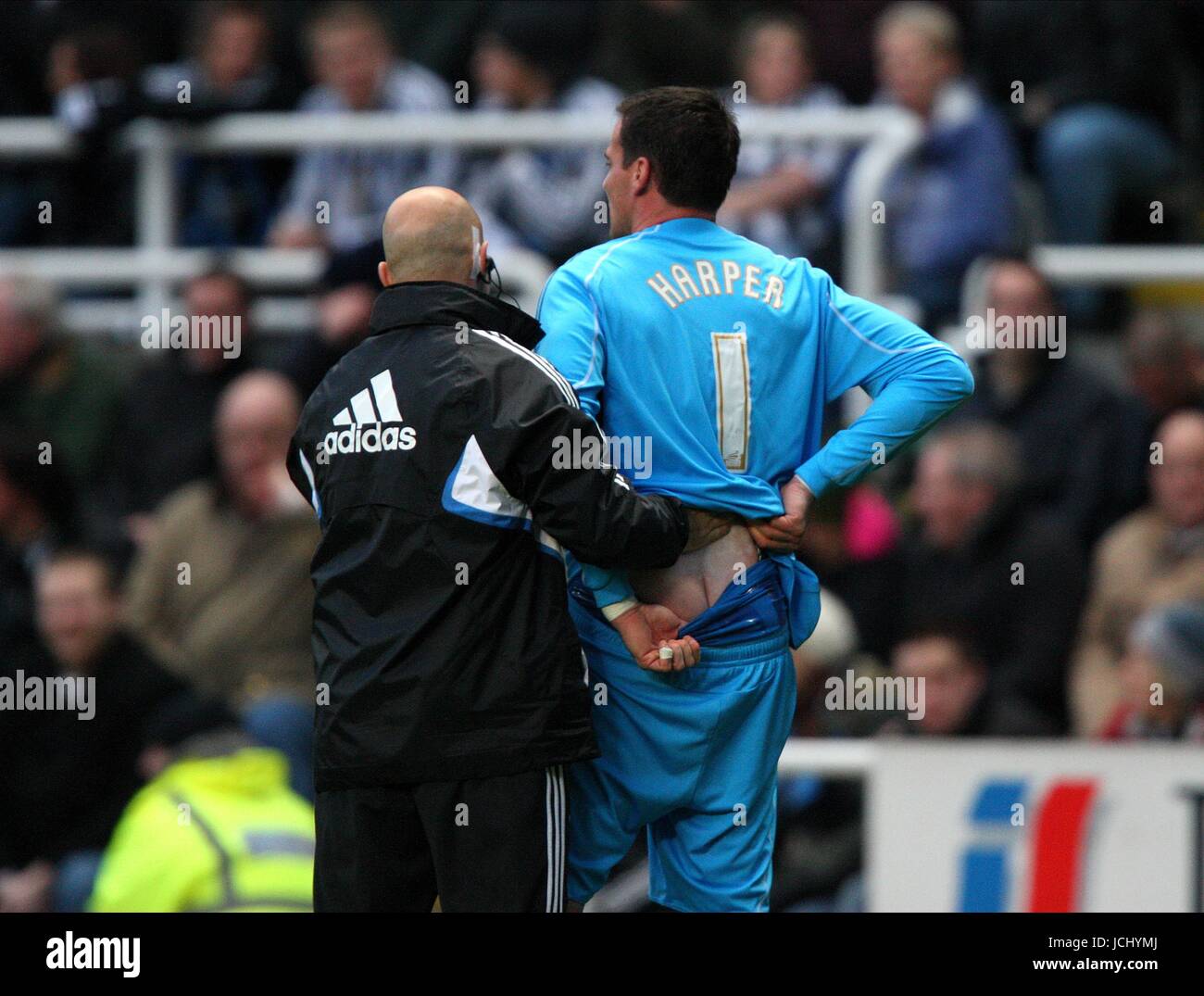STEVE HARPER & DAVID HENDERSON NEWCASTLE UNITED FC NEWCASTLE UNITED V ...