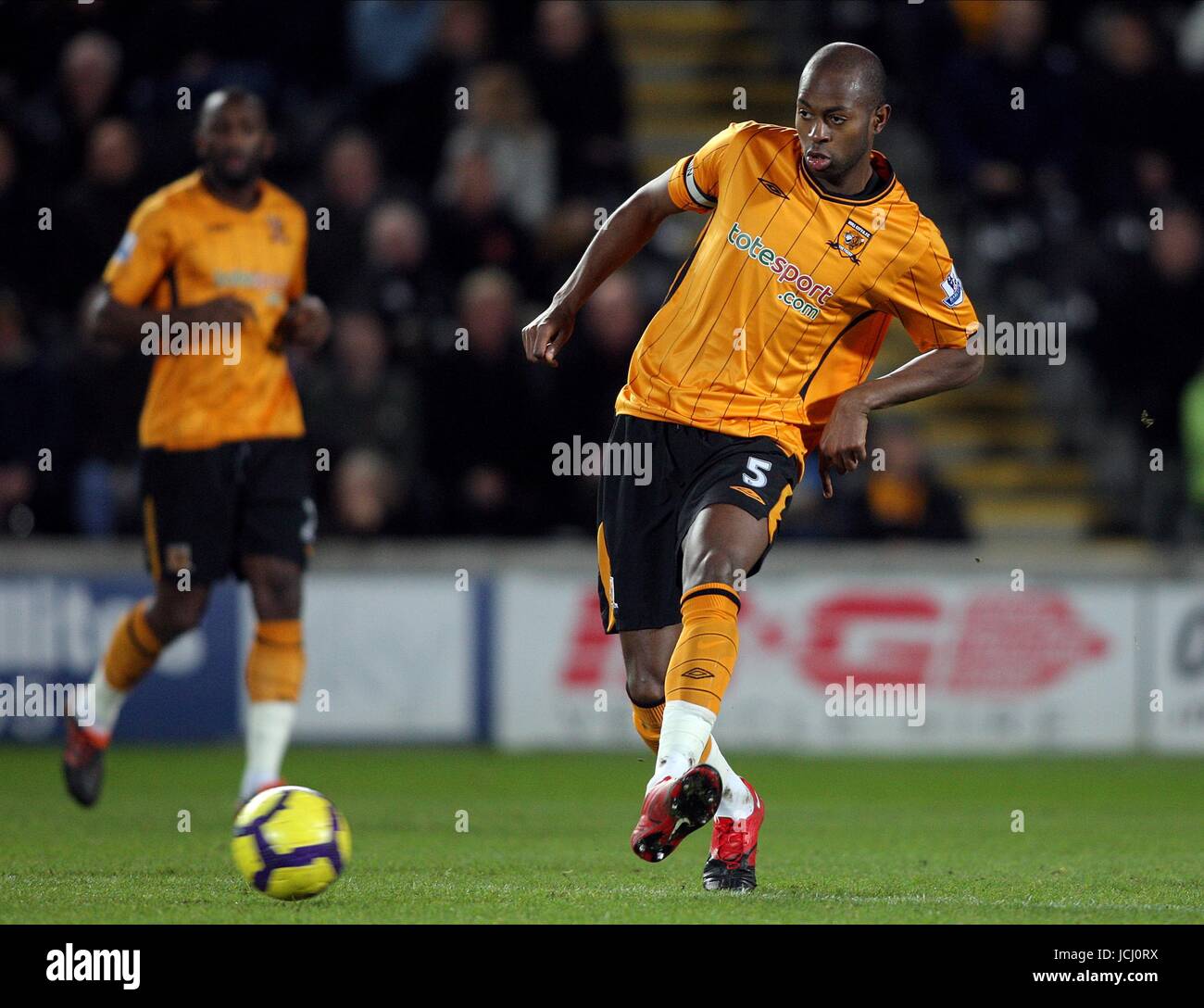 ANTHONY GARDNER HULL CITY FC HULL CITY V BLACKBURN ROVERS KC STADIUM ...