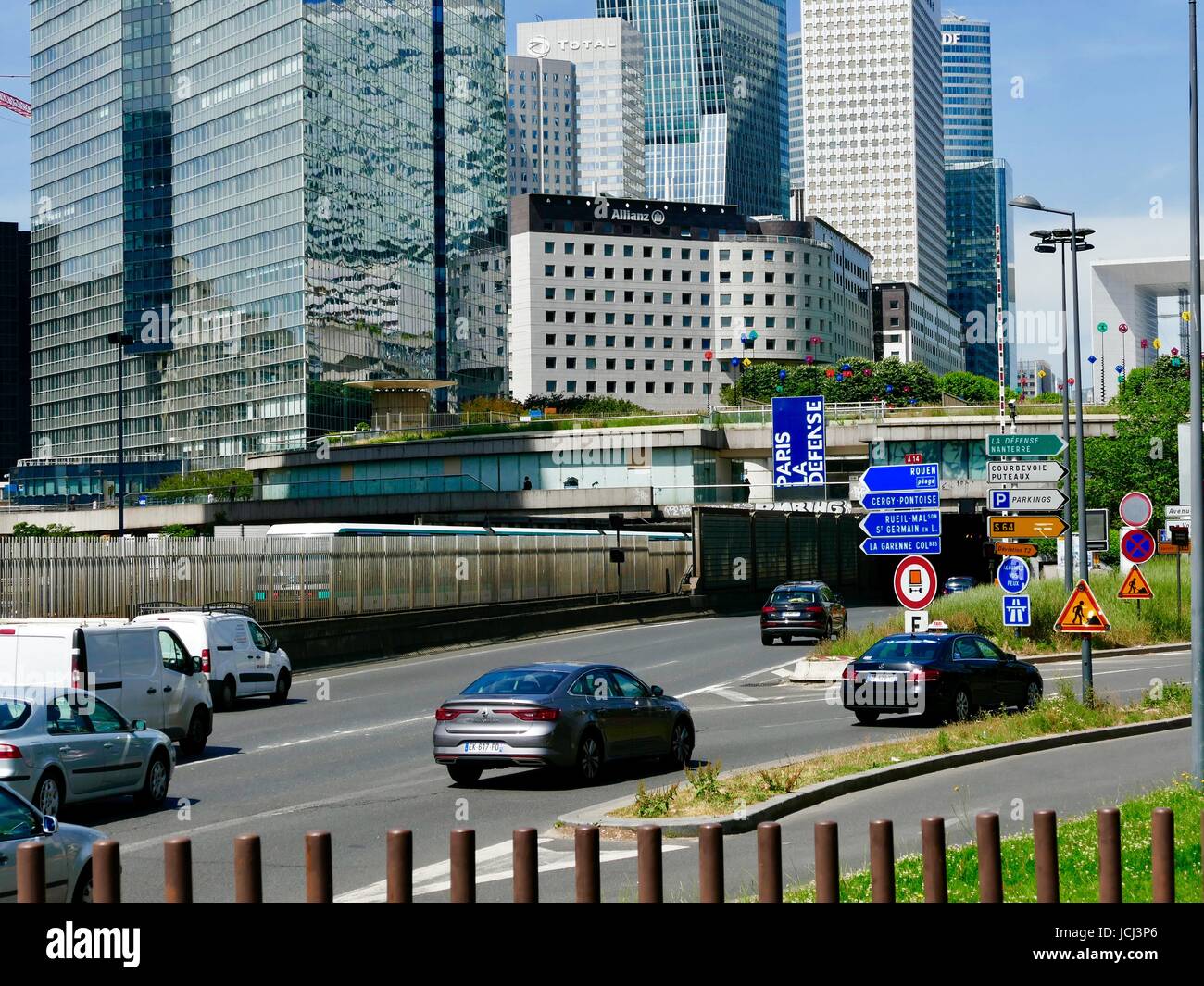 Paris high rise buildings hi-res stock photography and images - Alamy