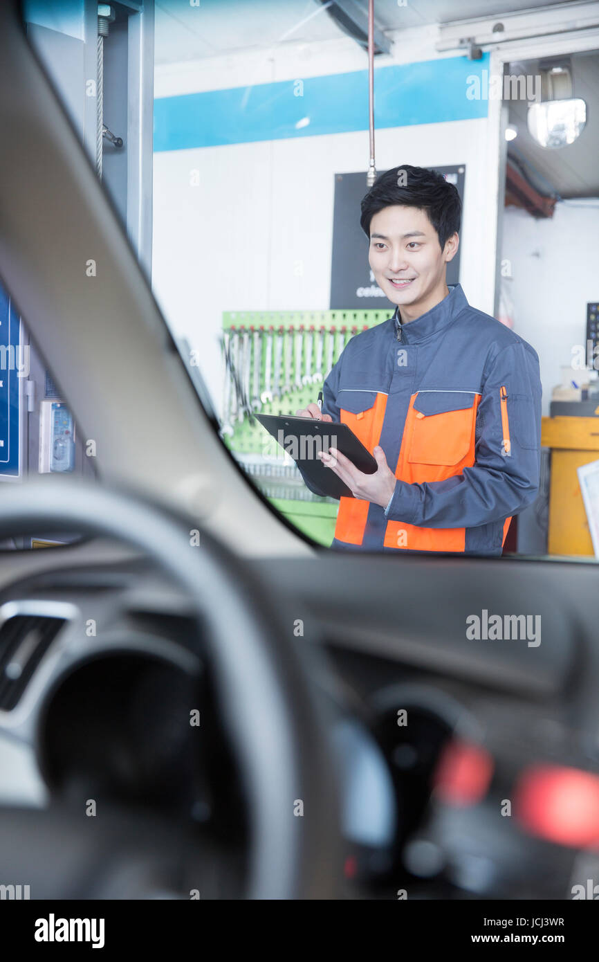 Mechanic laughing High Resolution Stock Photography and Images - Alamy