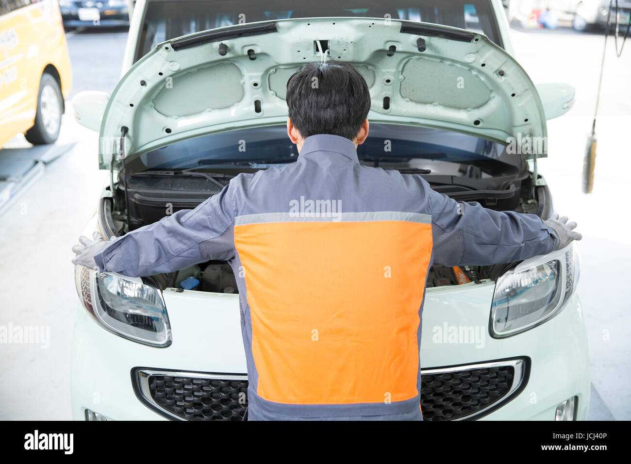 Back of car open hi-res stock photography and images - Alamy