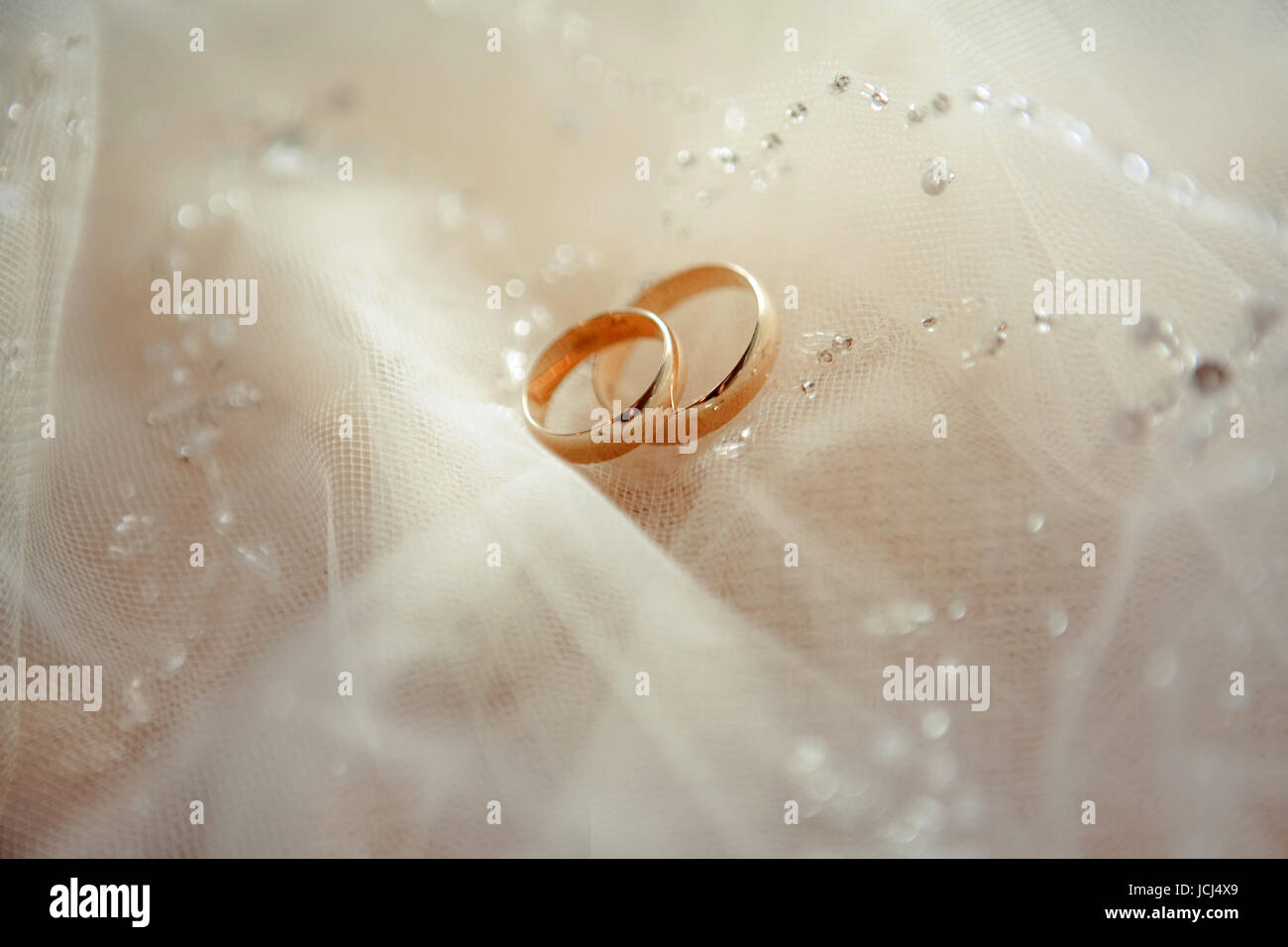 gold wedding rings Stock Photo - Alamy