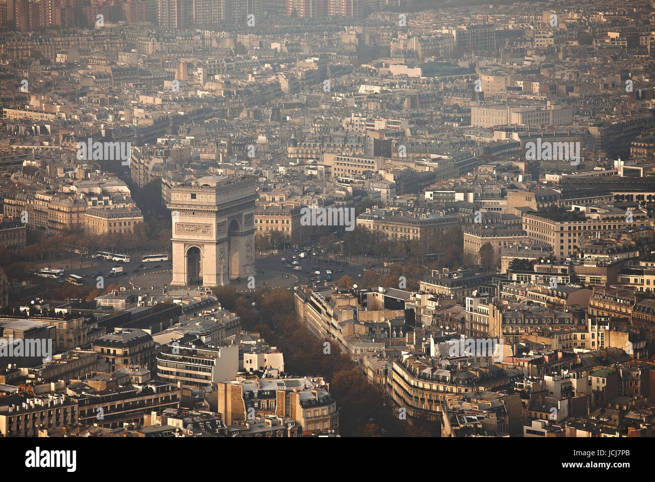 Birds eye view of arc de triomphe hi-res stock photography and images ...