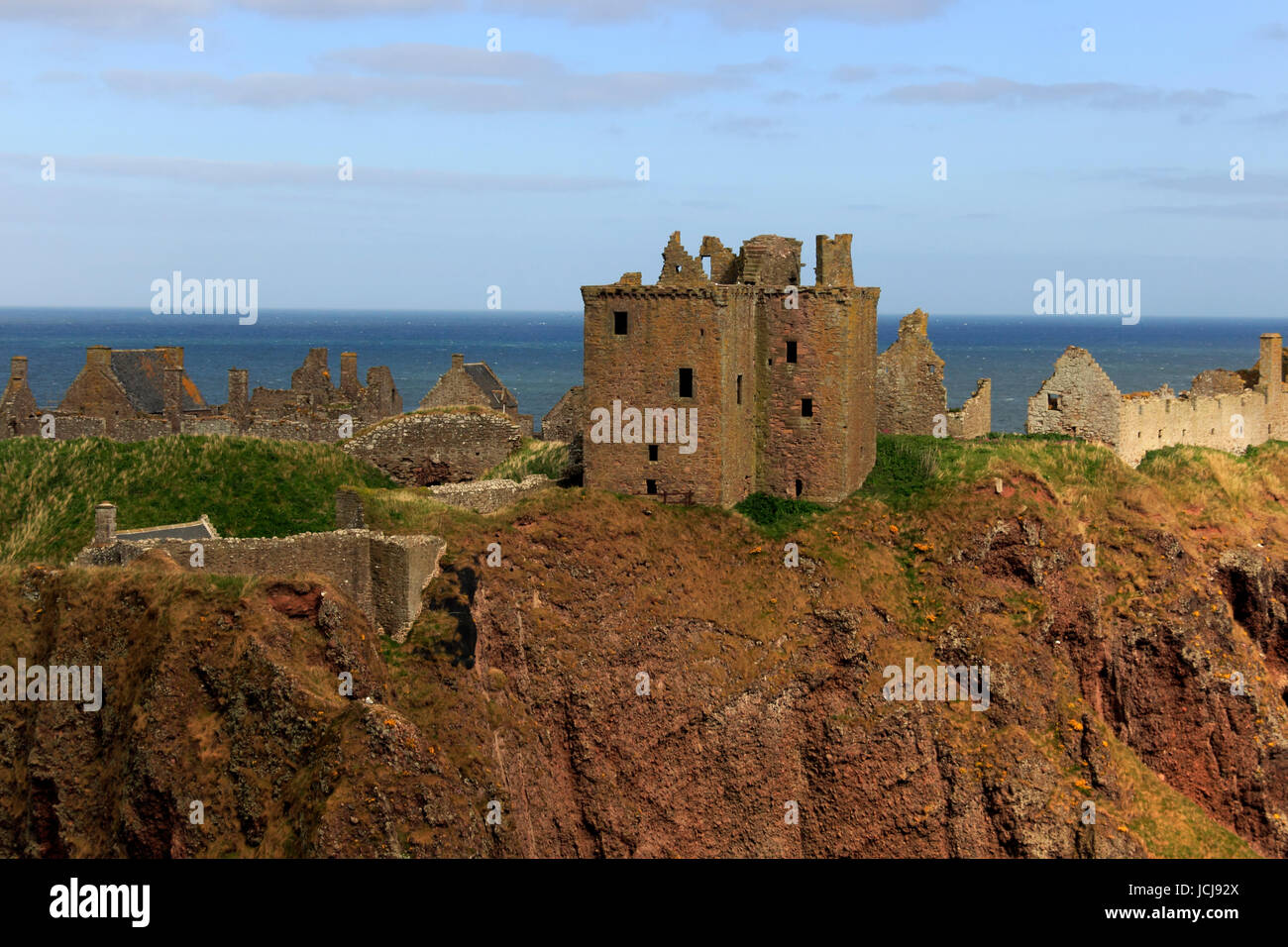 Monument near dunnottar castle hi-res stock photography and images - Alamy