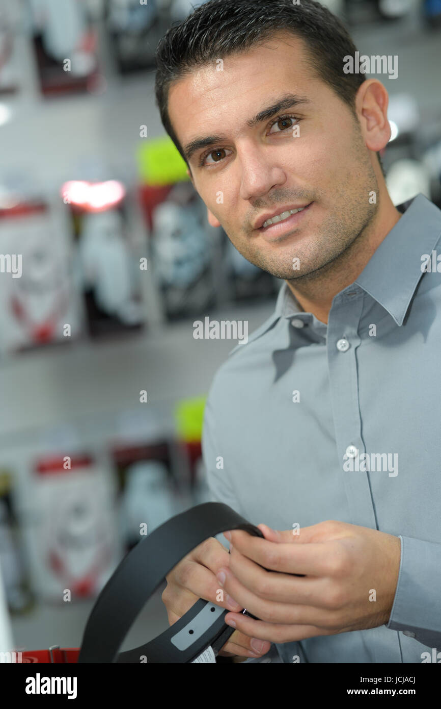 Man working paint store hi-res stock photography and images - Alamy
