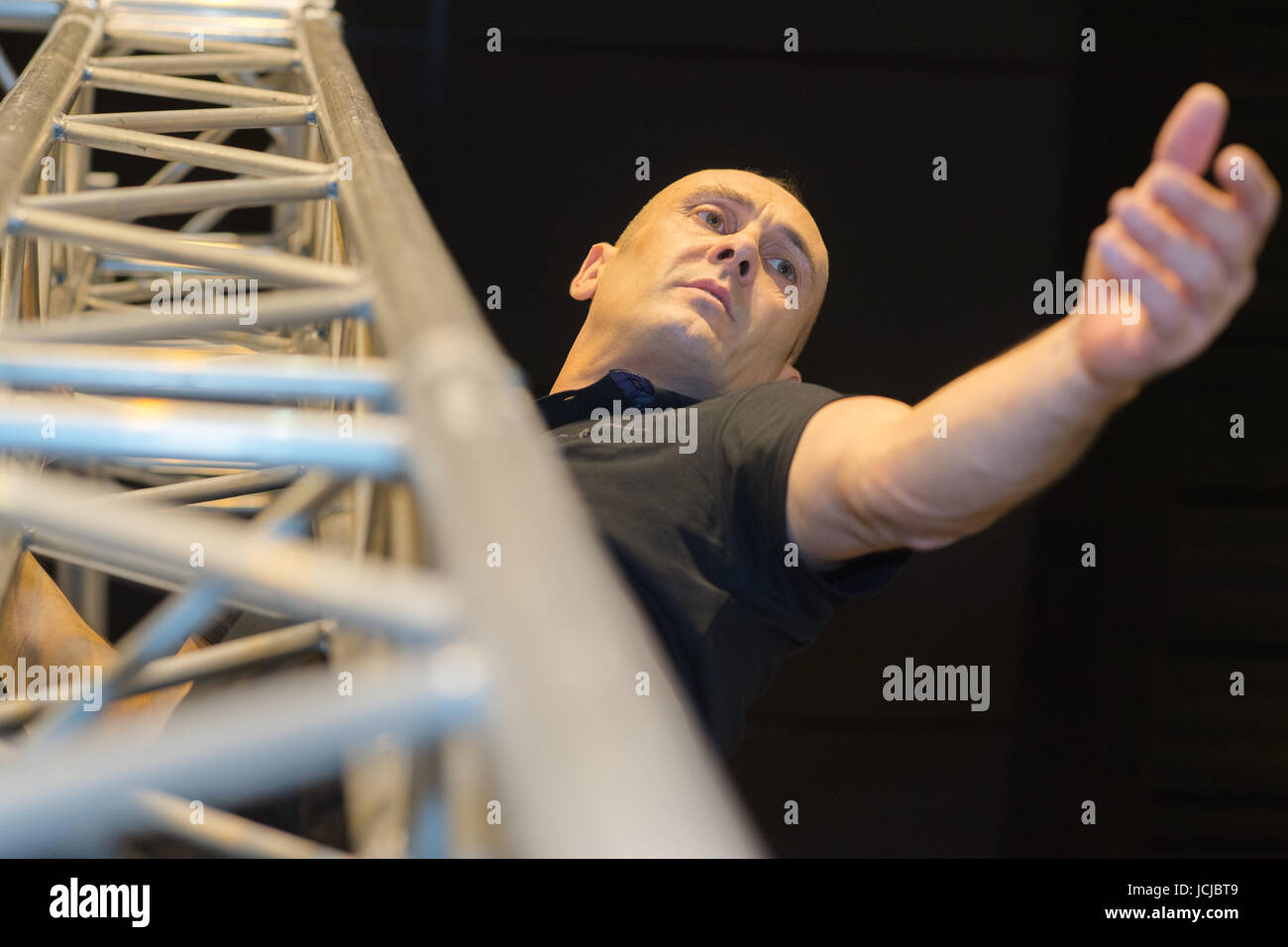 Actor performing stage emotion hi-res stock photography and images - Alamy
