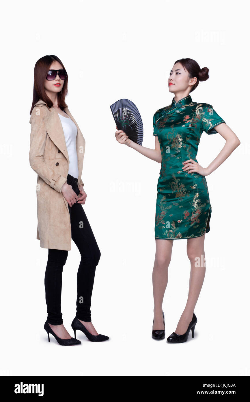 peeking looking at Stock Photo - Alamy