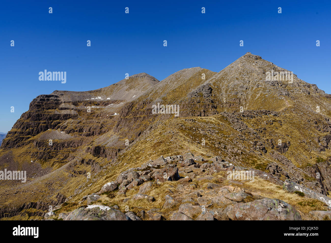 Grey ridge mountains hi-res stock photography and images - Alamy