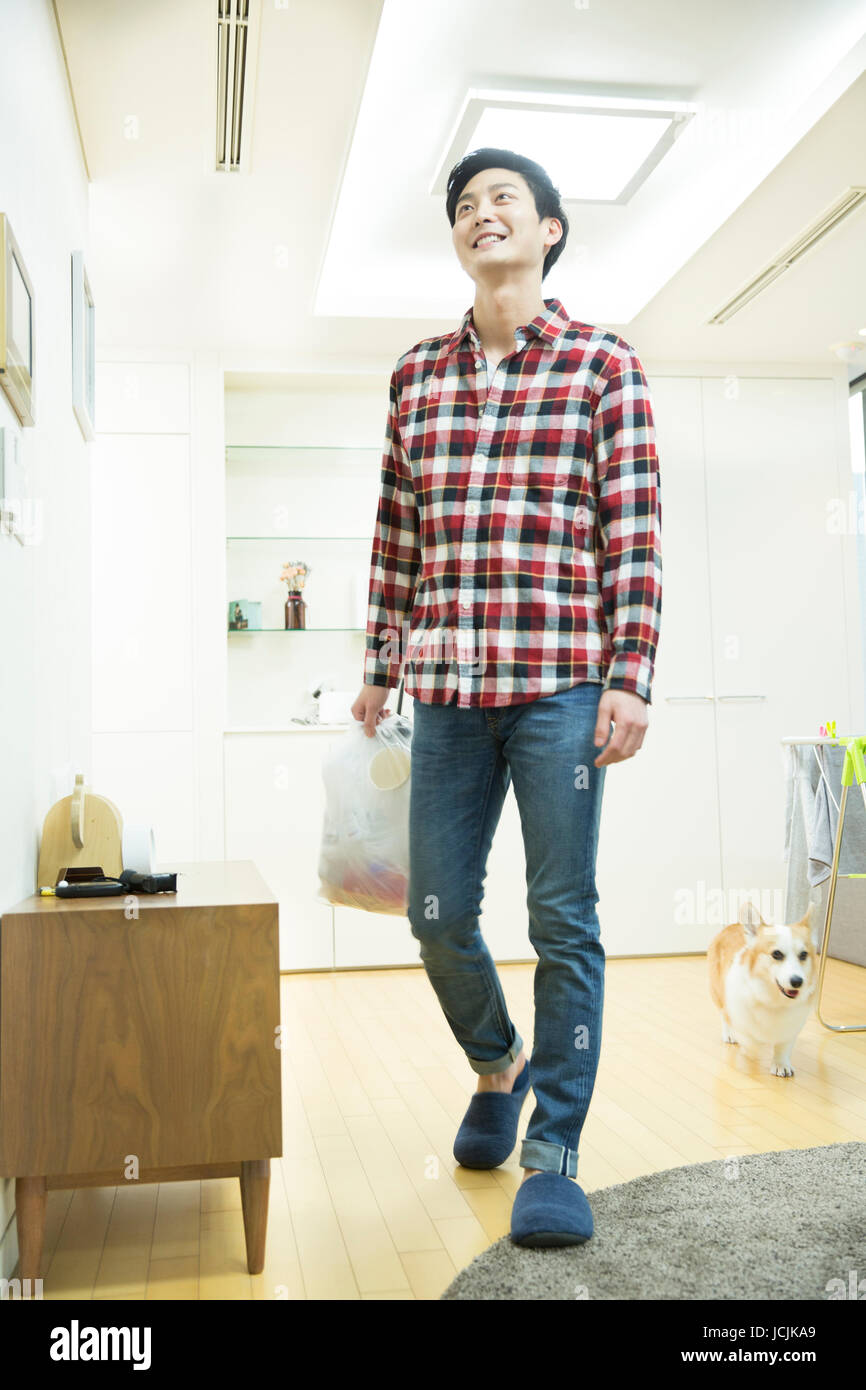 Person throwing trash hi-res stock photography and images - Alamy