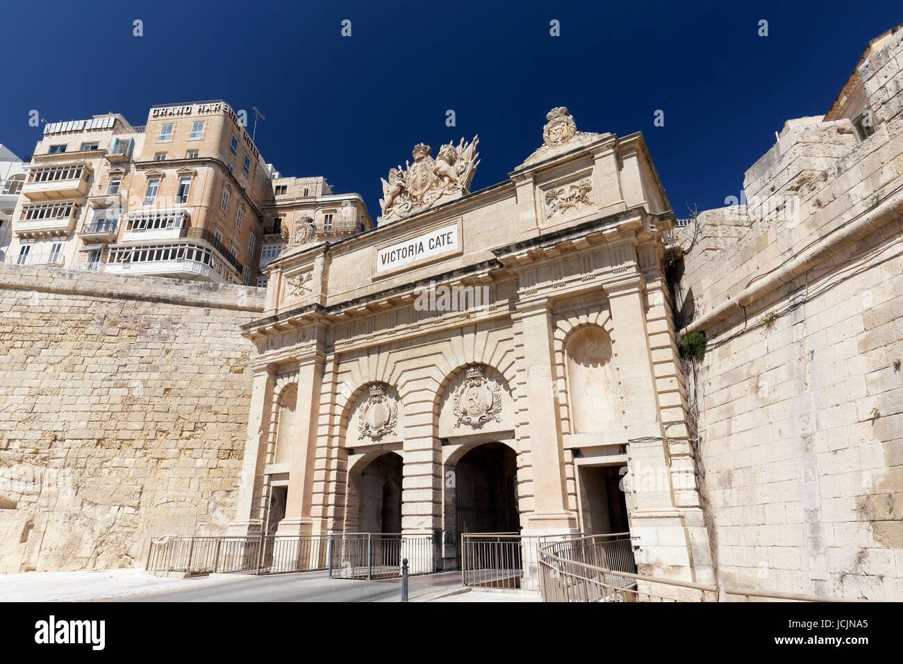 Victoria gate hi-res stock photography and images - Alamy