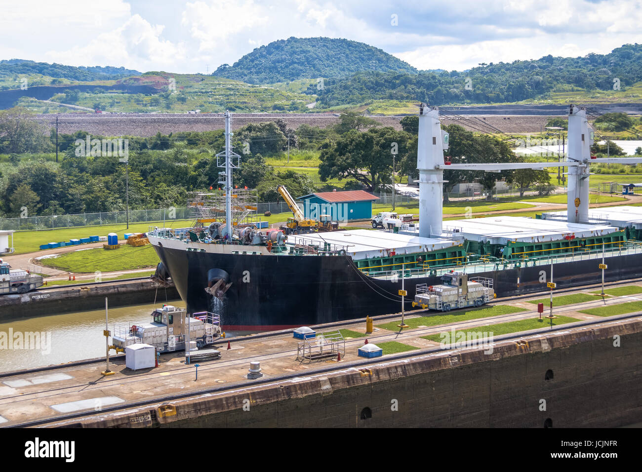 Panama canal cruise ship hi-res stock photography and images - Alamy