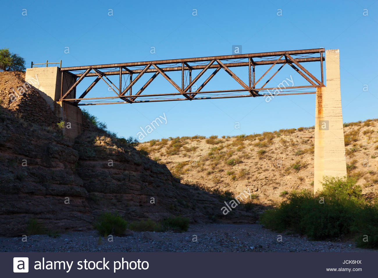 N Arched Pratt Truss Railroad Bridge Singletrack