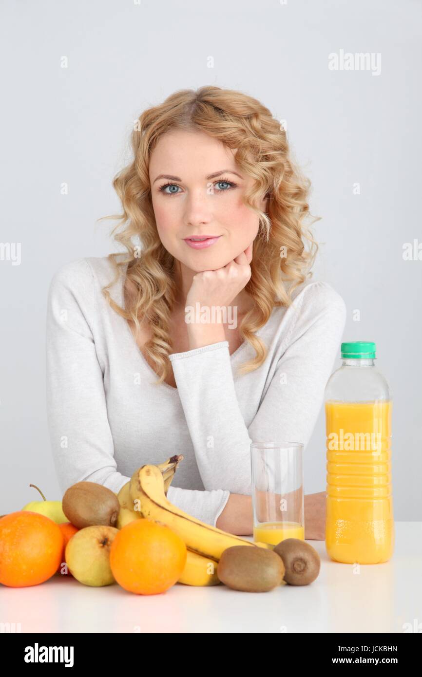 Woman laid table breakfast hi-res stock photography and images - Alamy