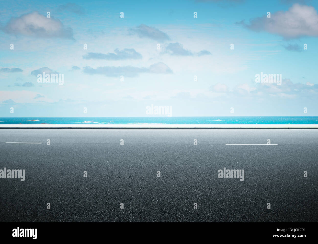 Side view of road hi-res stock photography and images - Alamy