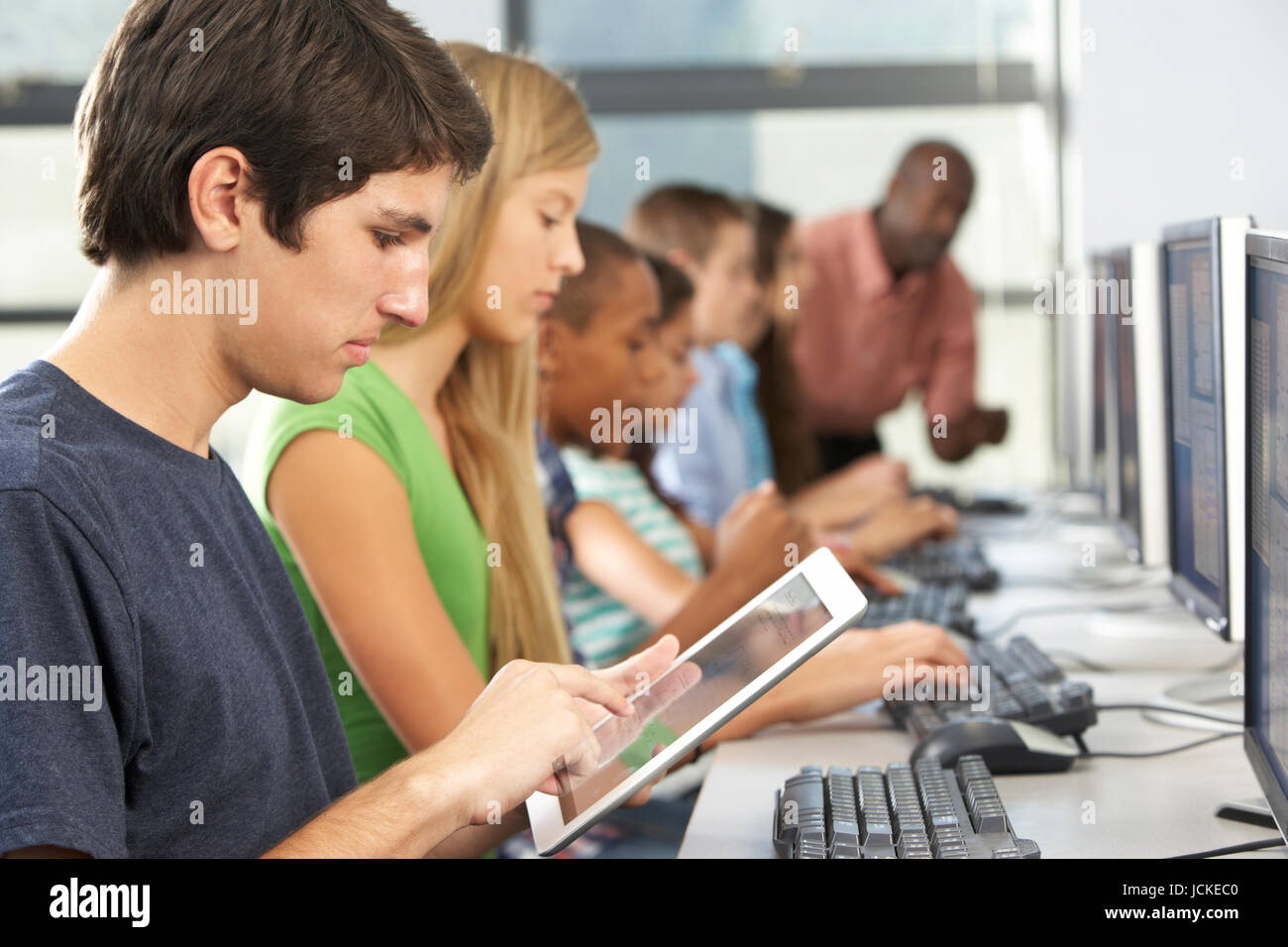 14 year old asian boy hi-res stock photography and images - Alamy