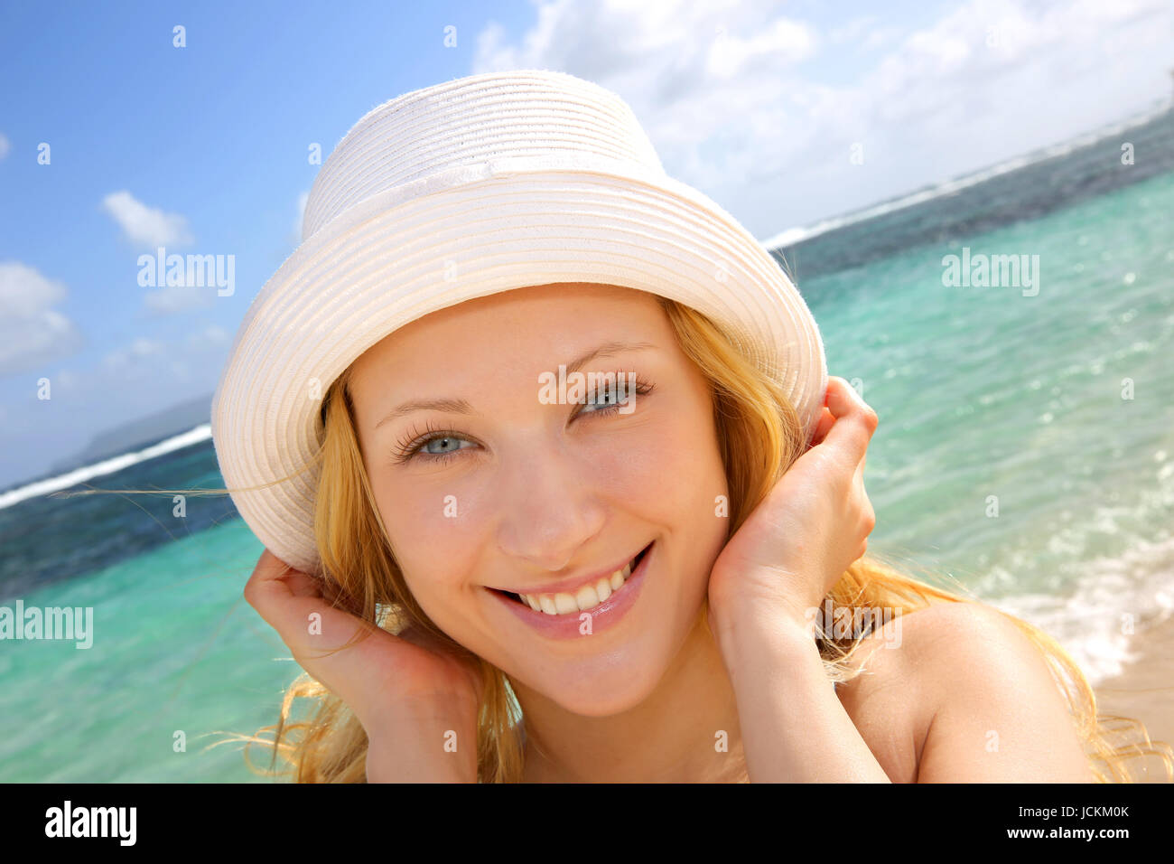 Smiling attractive girl at the beach Stock Photo - Alamy