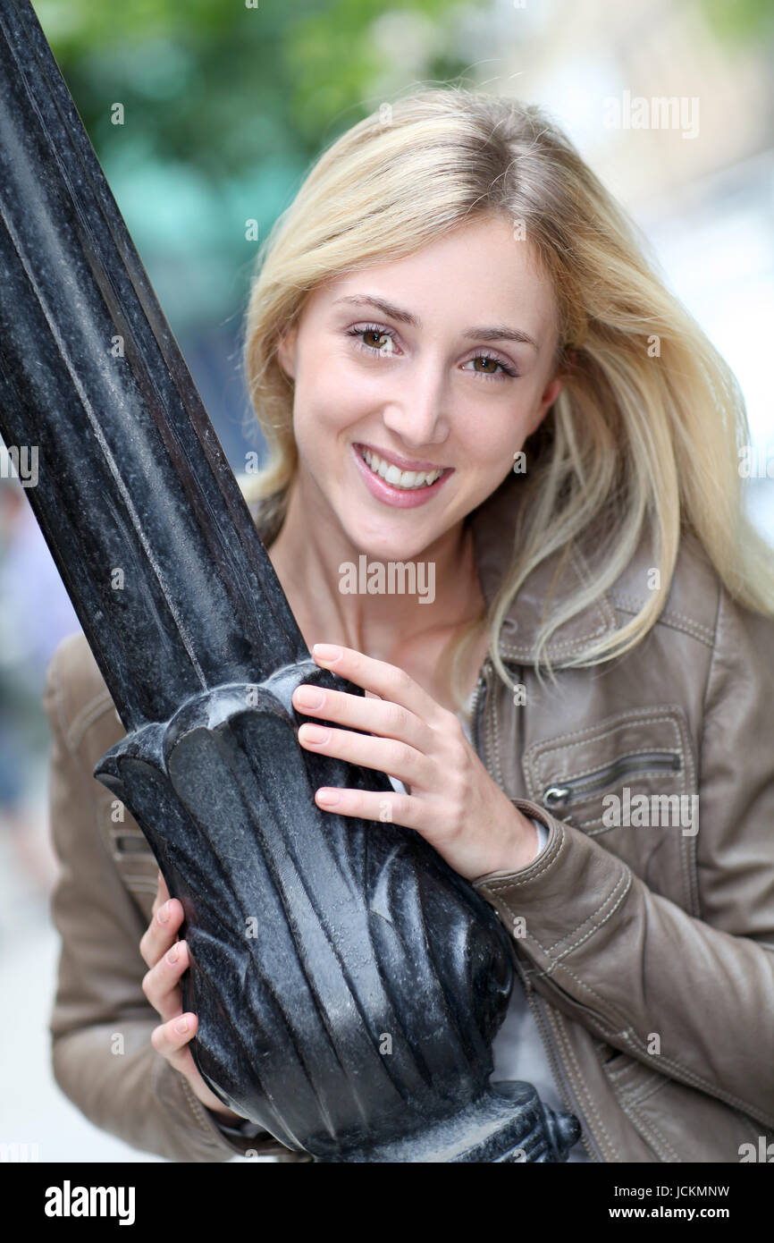 Portrait of beautiful woman in town Stock Photo - Alamy