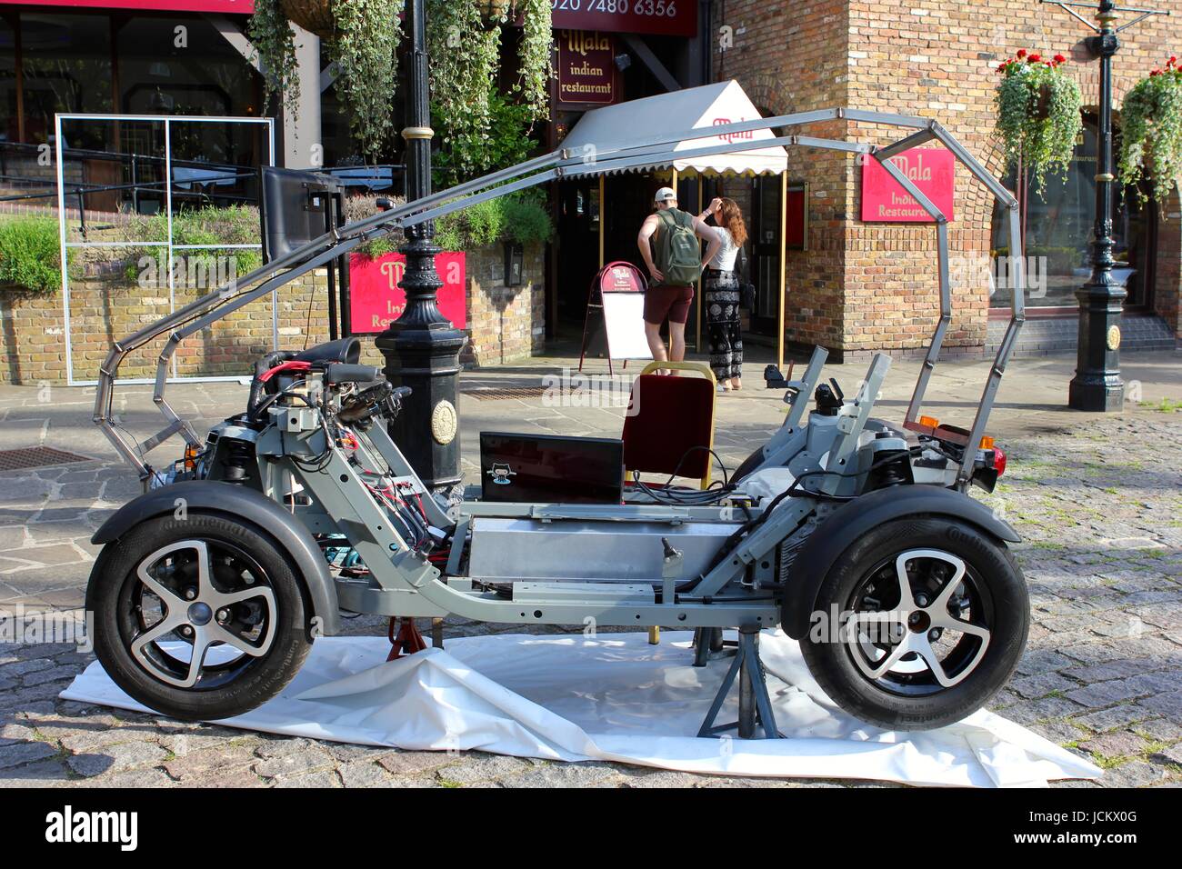 he kar - go launch first ever robotic driver free delivery car Stock ...