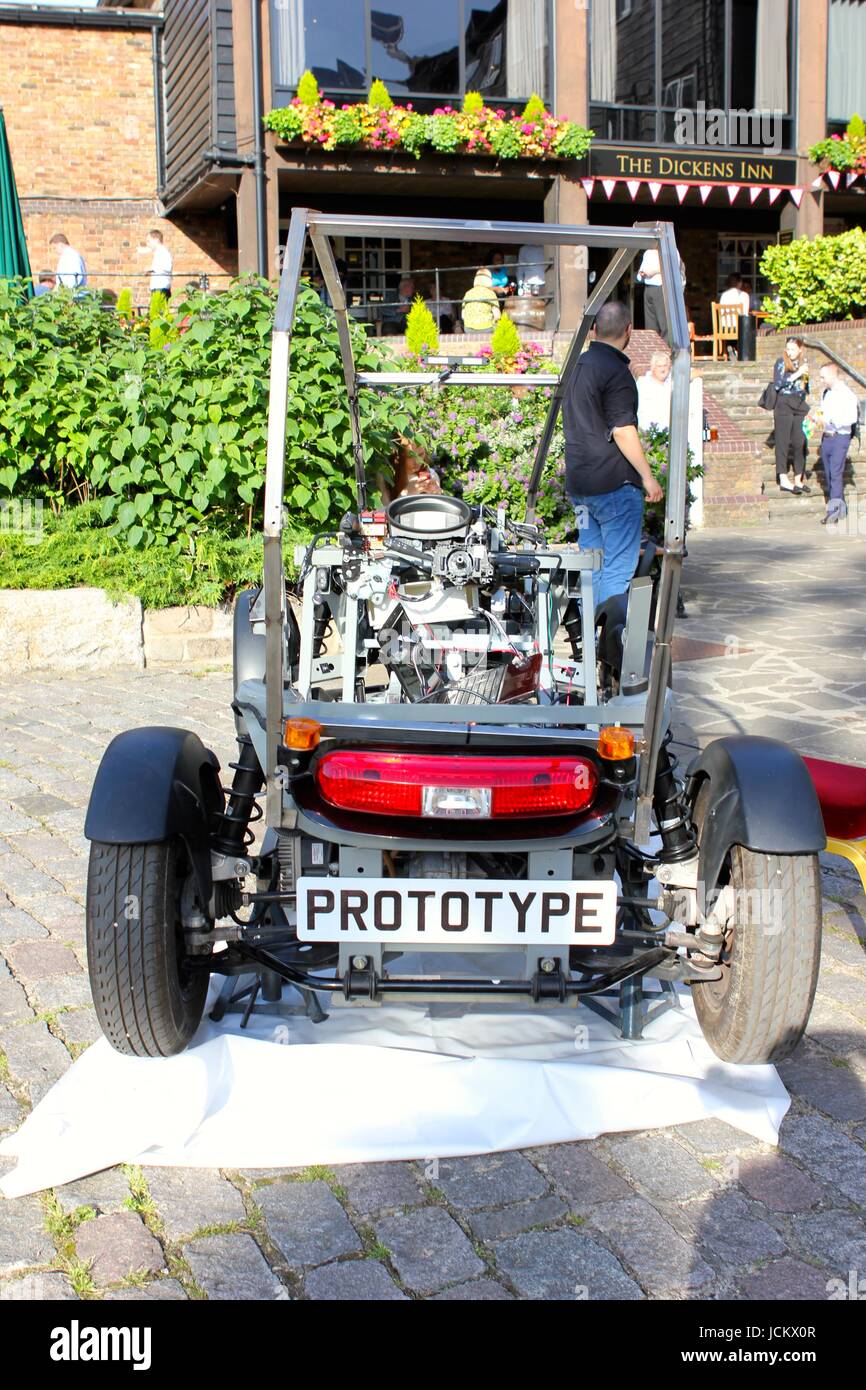 he kar - go launch first ever robotic driver free delivery car Stock ...