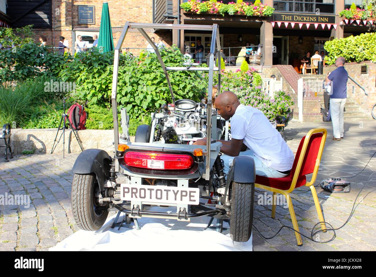 he kar - go launch first ever robotic driver free delivery car Stock ...