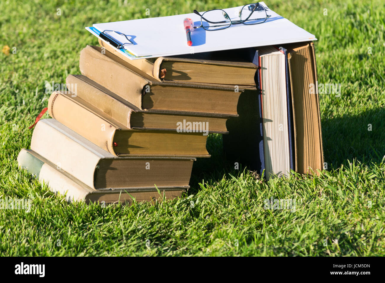 Book stack wallpaper hi-res stock photography and images - Alamy