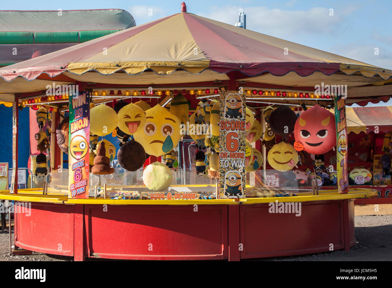 Funfair prizes hi-res stock photography and images - Alamy