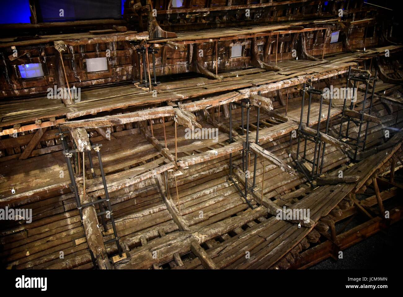 The Mary Rose is a carrack-type warship of the English Tudor navy of ...