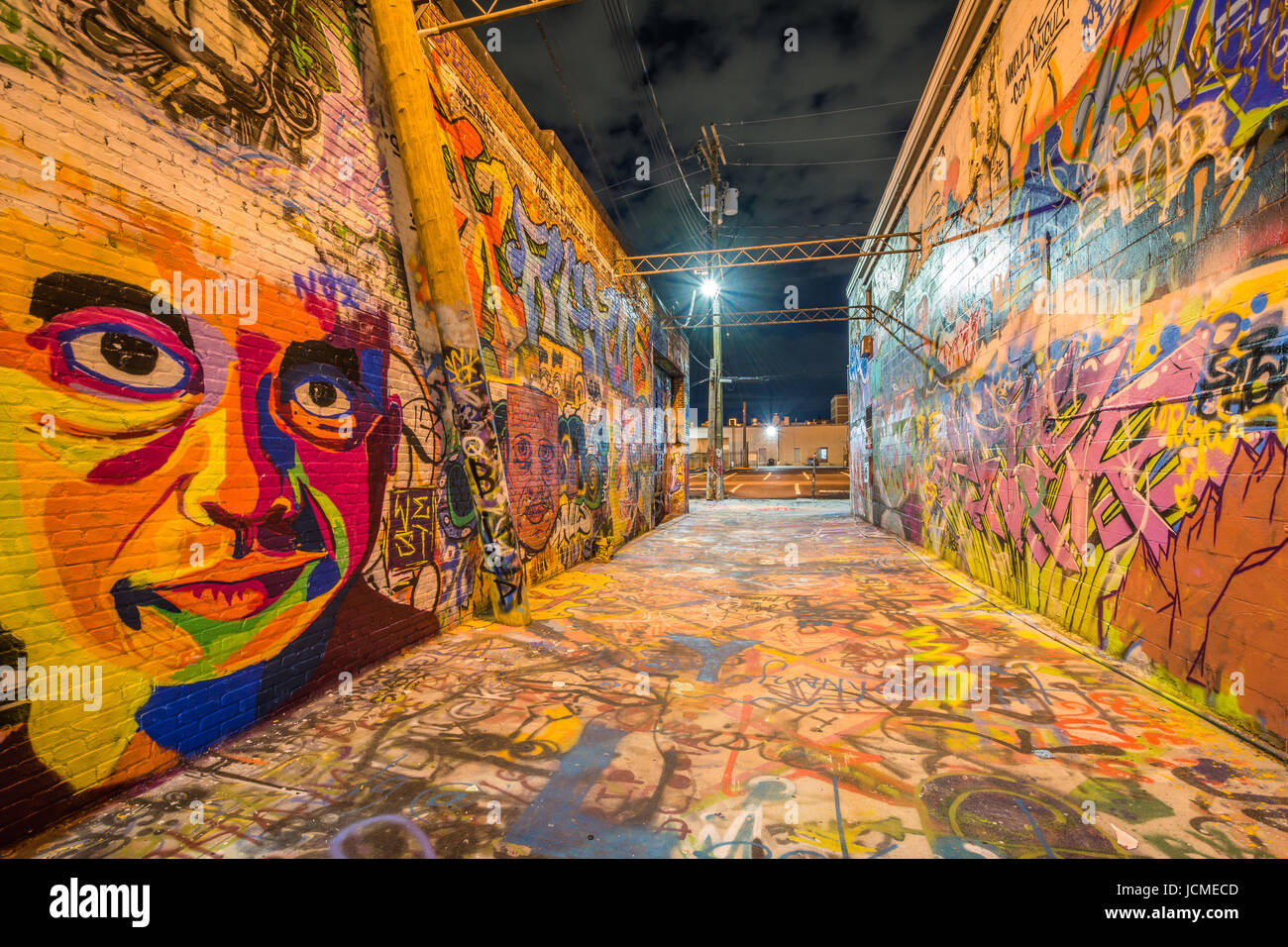 Graffiti alley night in station hi-res stock photography and images - Alamy