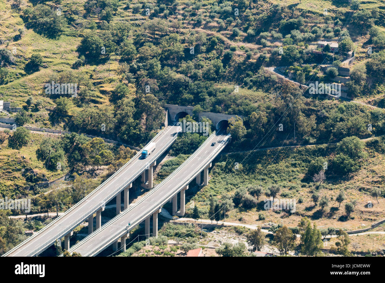 Two track tunnel route hi-res stock photography and images - Alamy