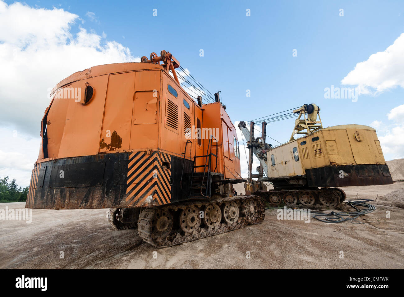 Detail of caterpillar track in construction site with dust Stock Photo ...