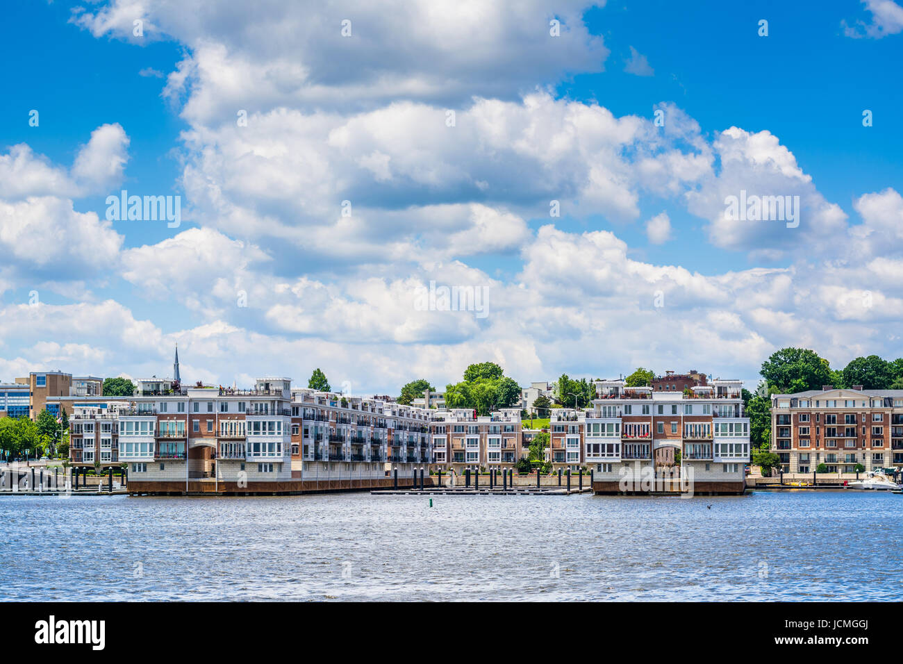 Waterfront condominiums at the Inner Harbor in Baltimore, Maryland ...