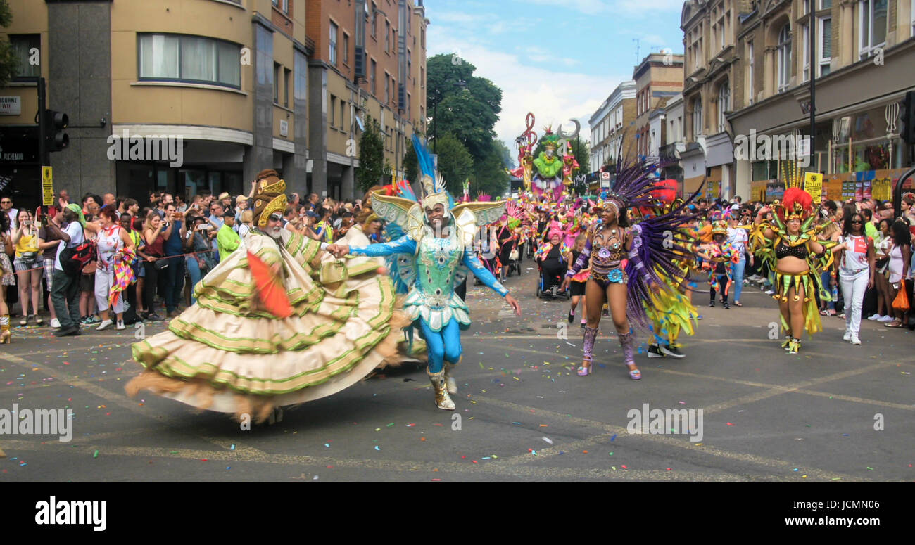 London, Notting Hill carnival. Parade of dancers in costume Stock Photo ...