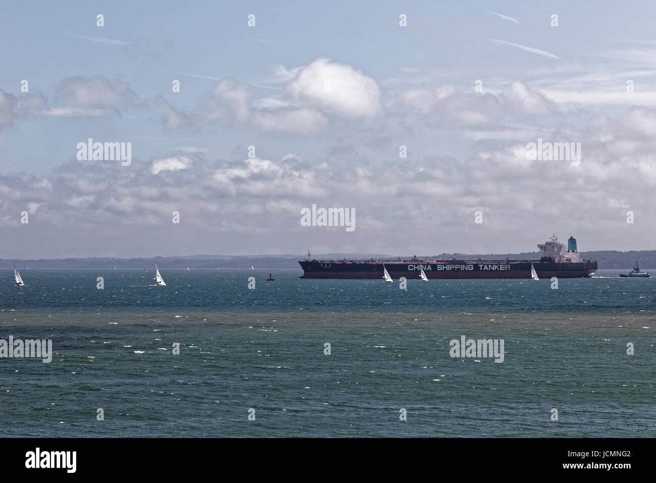 China Shipping Tanker Xin Yong Yang escorted through Southampton water ...