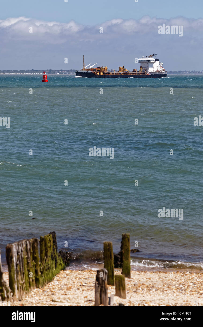 The Sand Heron a 'suction hopper dredger' owned by Cemex Aggregates ...
