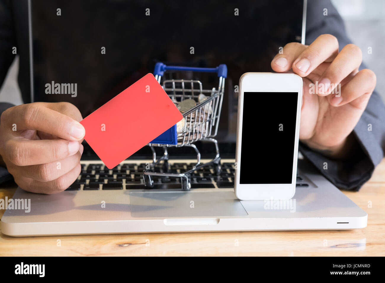 Smart trolley hi-res stock photography and images - Alamy