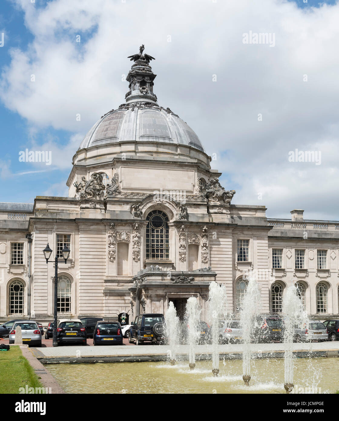 Cardiff City Hall, Cardiff, Wales Stock Photo - Alamy