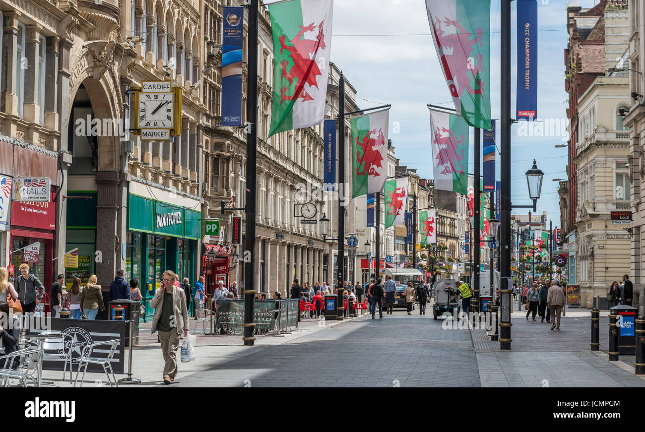 Cardiff shopping hi-res stock photography and images - Alamy