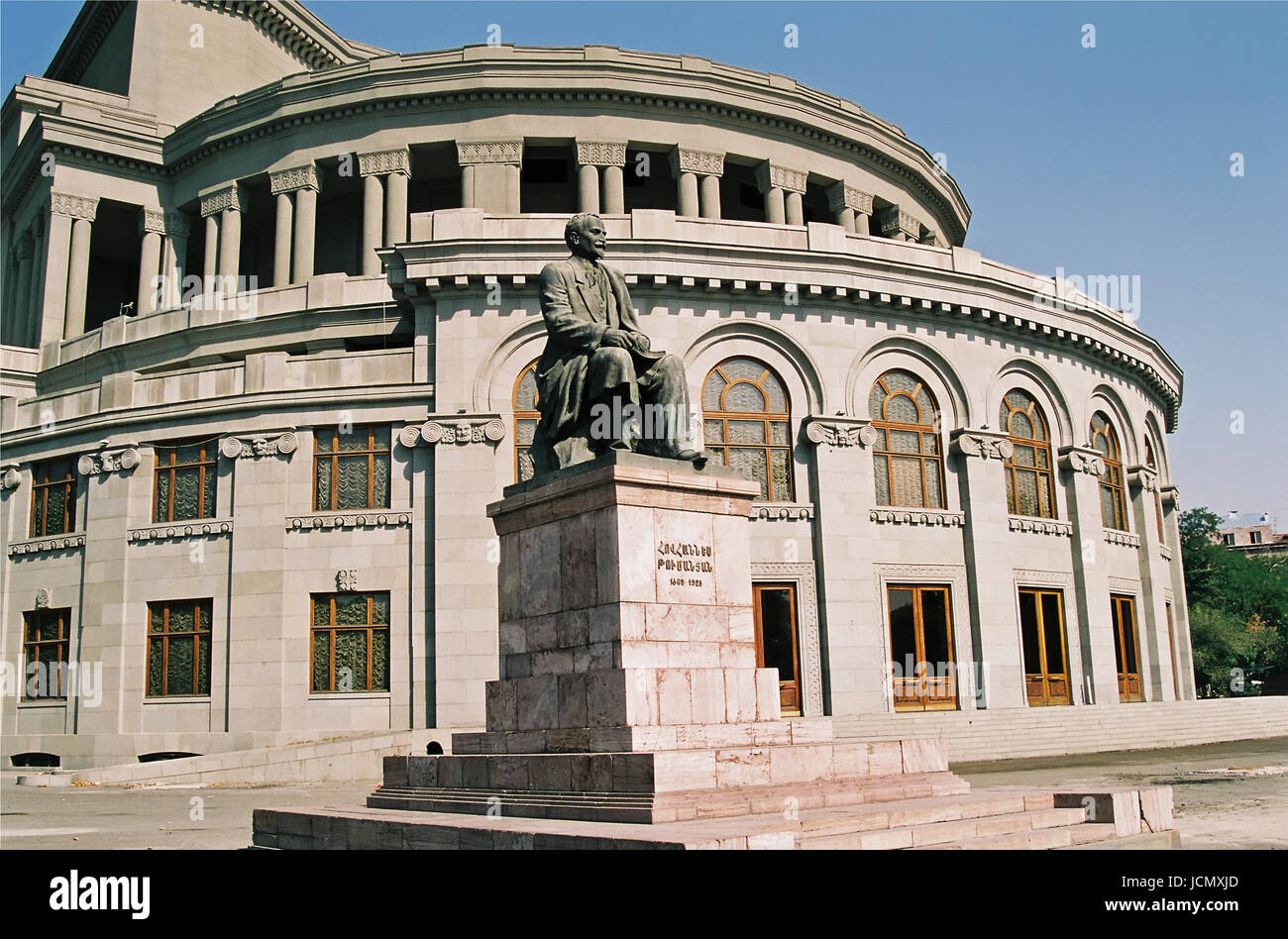 Yerevan state opera and ballet theater hi-res stock photography and ...