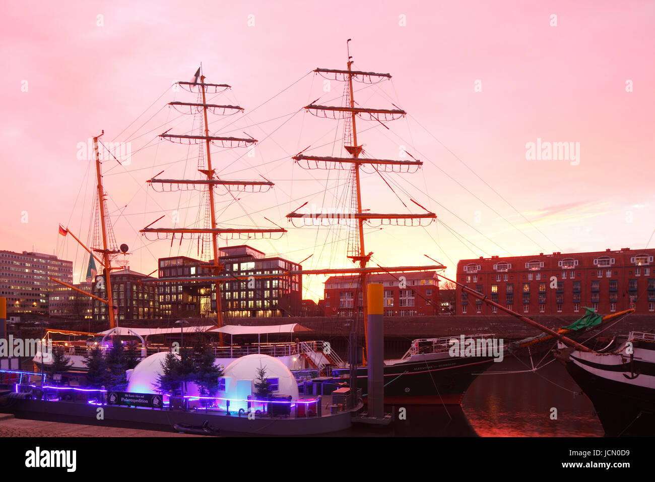 Segelschiff sailing ship hi-res stock photography and images - Alamy