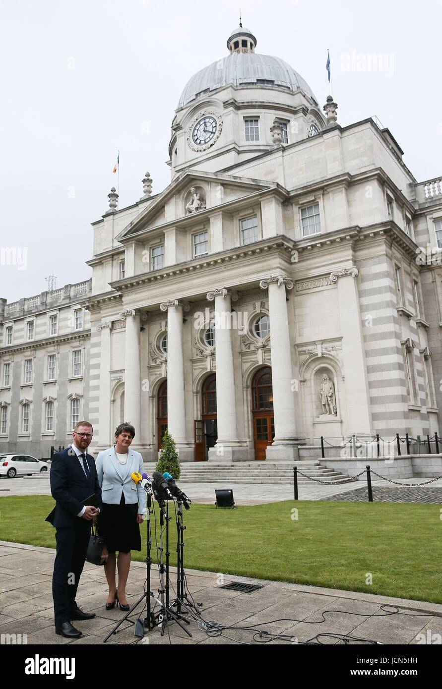 Taoiseach leo varadkar outside government buildings hi-res stock ...