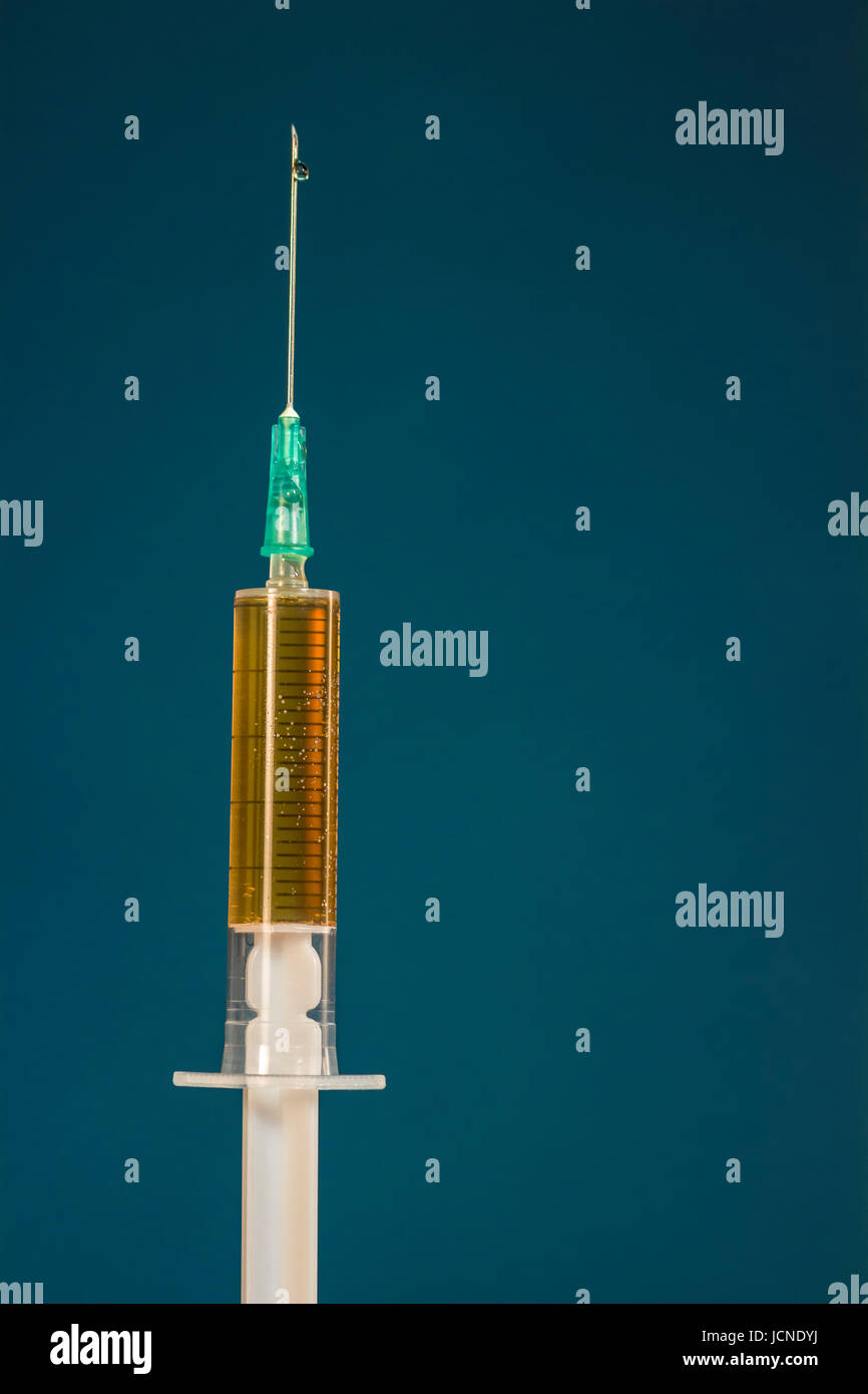 Drop on needle tip hi-res stock photography and images - Alamy