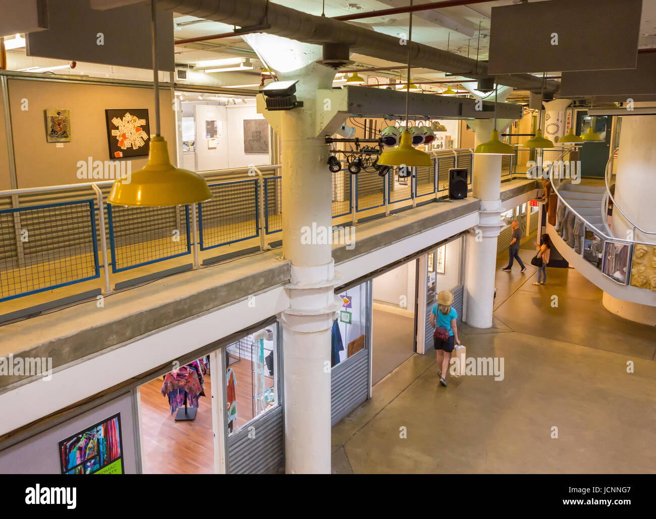 Torpedo factory art center hi-res stock photography and images - Alamy
