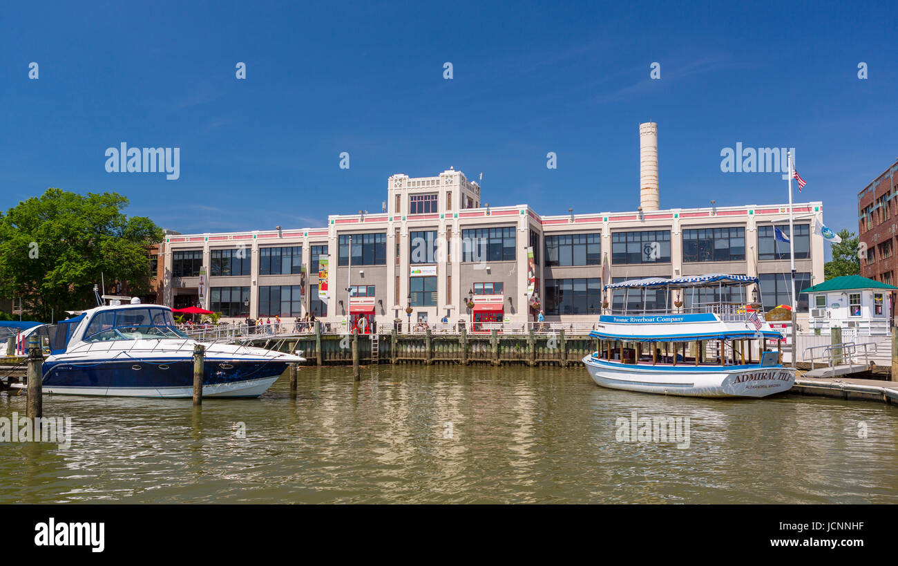 Torpedo factory art center hi-res stock photography and images - Alamy